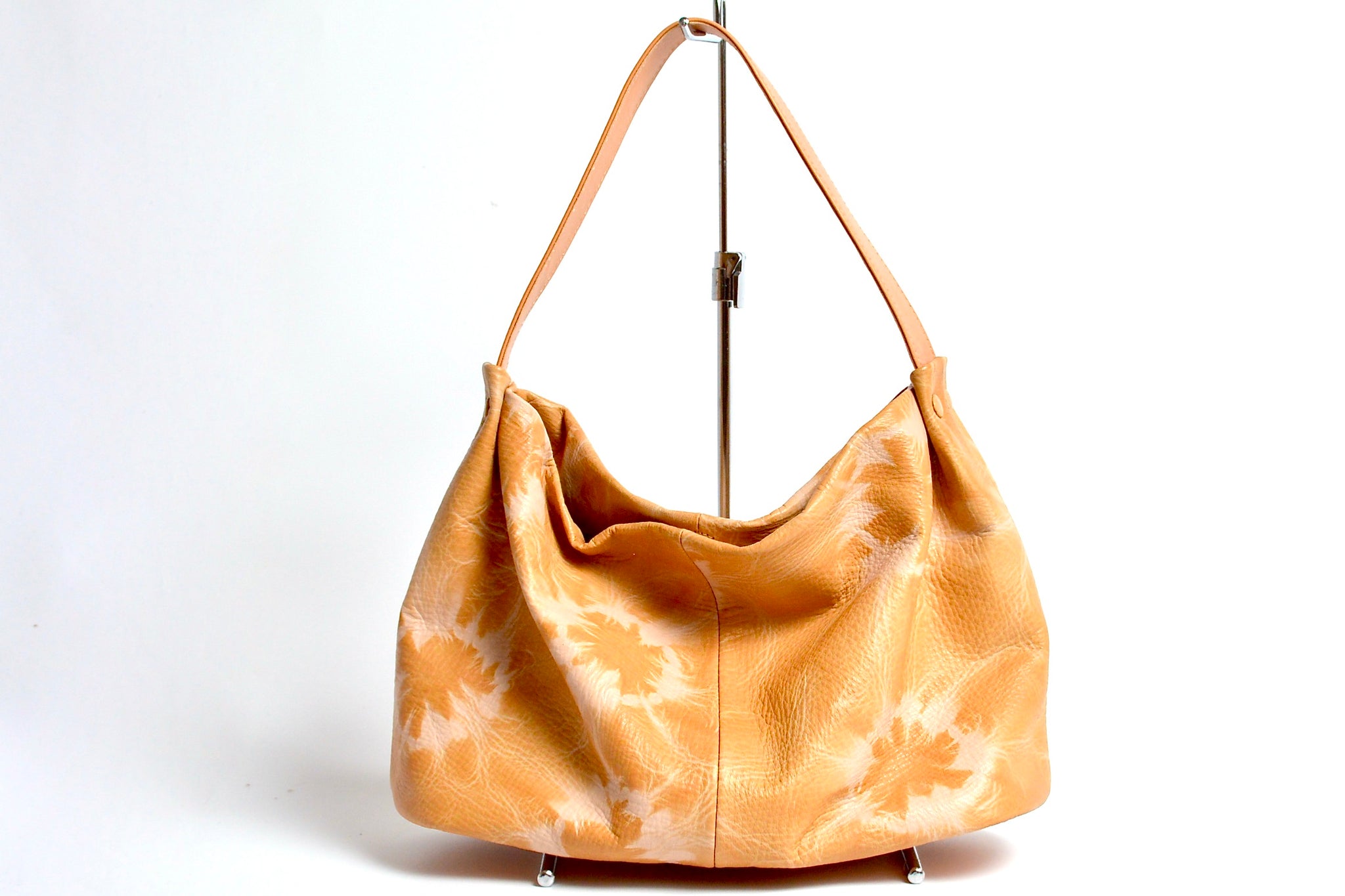 Apricot-dyed leather: One-shoulder bag: KZO-100